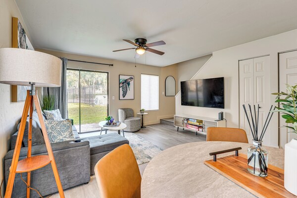 2 Mi To Uf Campus: Modern Condo W/ Pool Access! - Gainesville