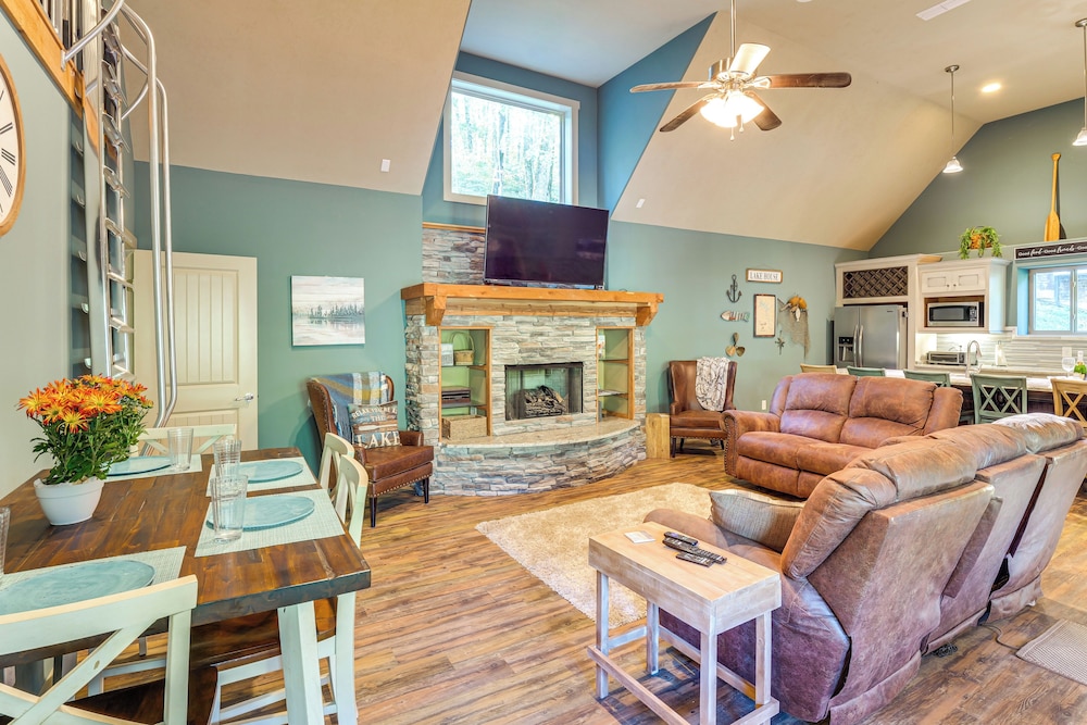 Walk To Marina: Center Hill Lake Home W/ Hot Tub - Smithville, TN