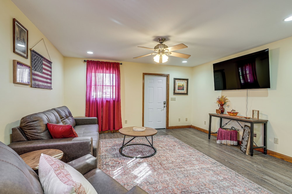 1 Mi To Main St! Family Farmhouse In West Unity - Bryan, OH