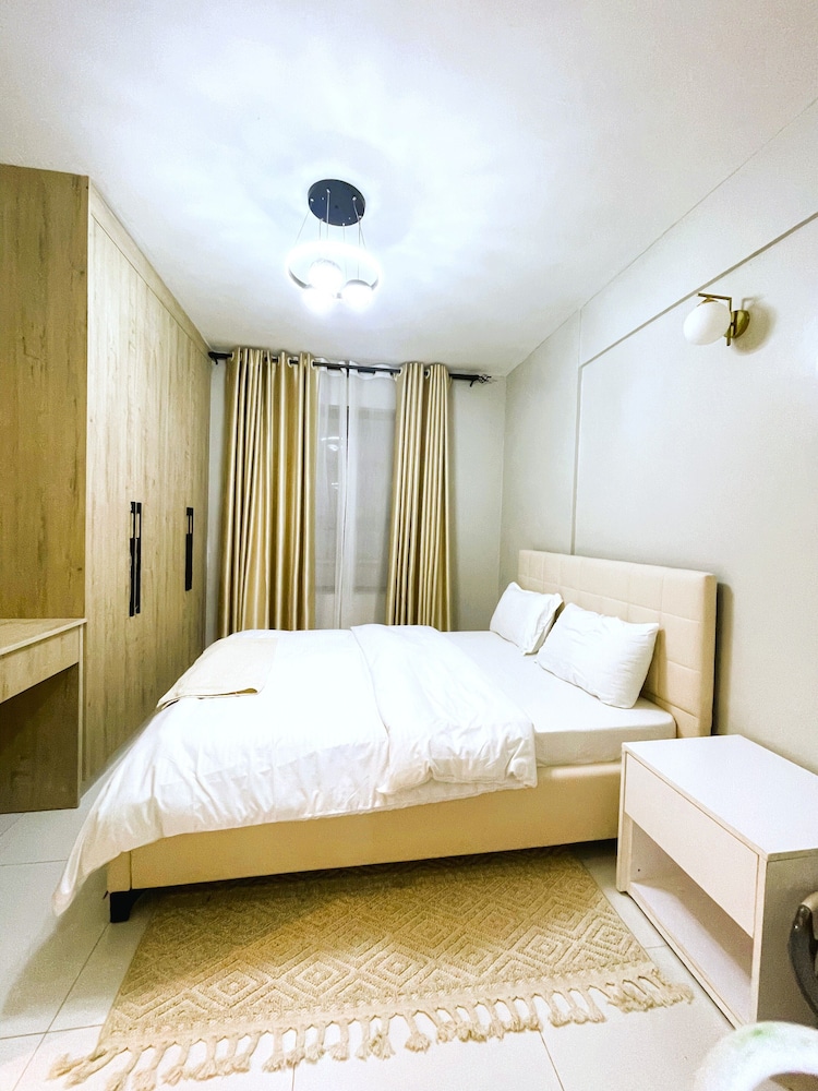 10 minutes from the UN Headquarters. Cozy apartment in Parklands ...