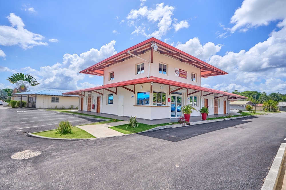 Hôtel Domaine Du Lac Bleu - Guayana Francesa