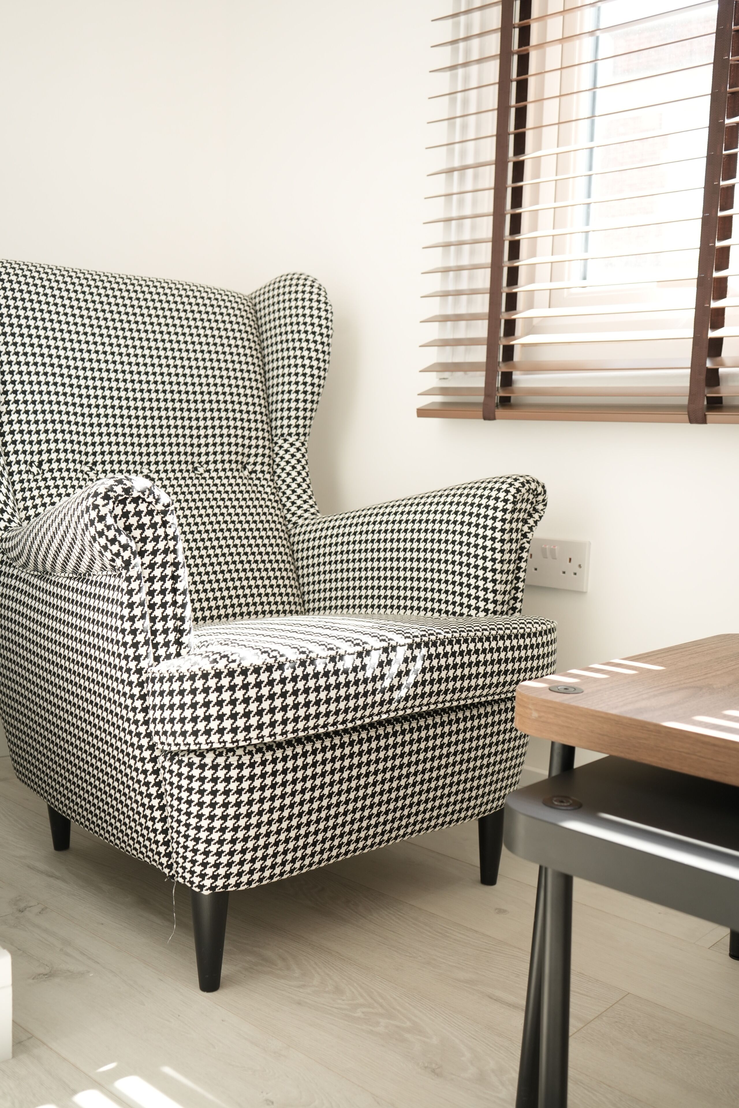 Suite-Estúdio Deluxe, 1 cama king-size | Sala de estar