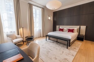 Suite | Roupa de alta qualidade, minibar, cofre no quarto