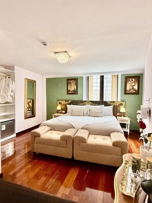 Quarto Superior, vista para o pátio | Cofre no quarto, cortinas/cortinados opacos, Wi-fi grátis 