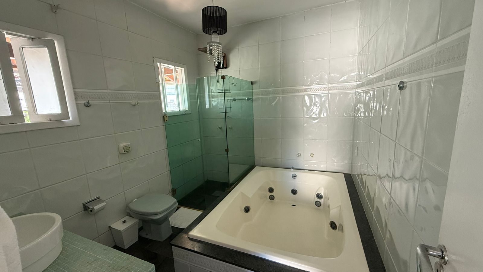 Quarto Quádruplo Premium, não fumadores, varanda | Casa de banho | Papel higiénico 