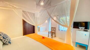 Cofre no quarto, ferro/tábua de engomar