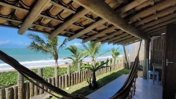 Chalé Superior, lanai (alpendre havaiano), vista para o mar | Terraço/pátio interior