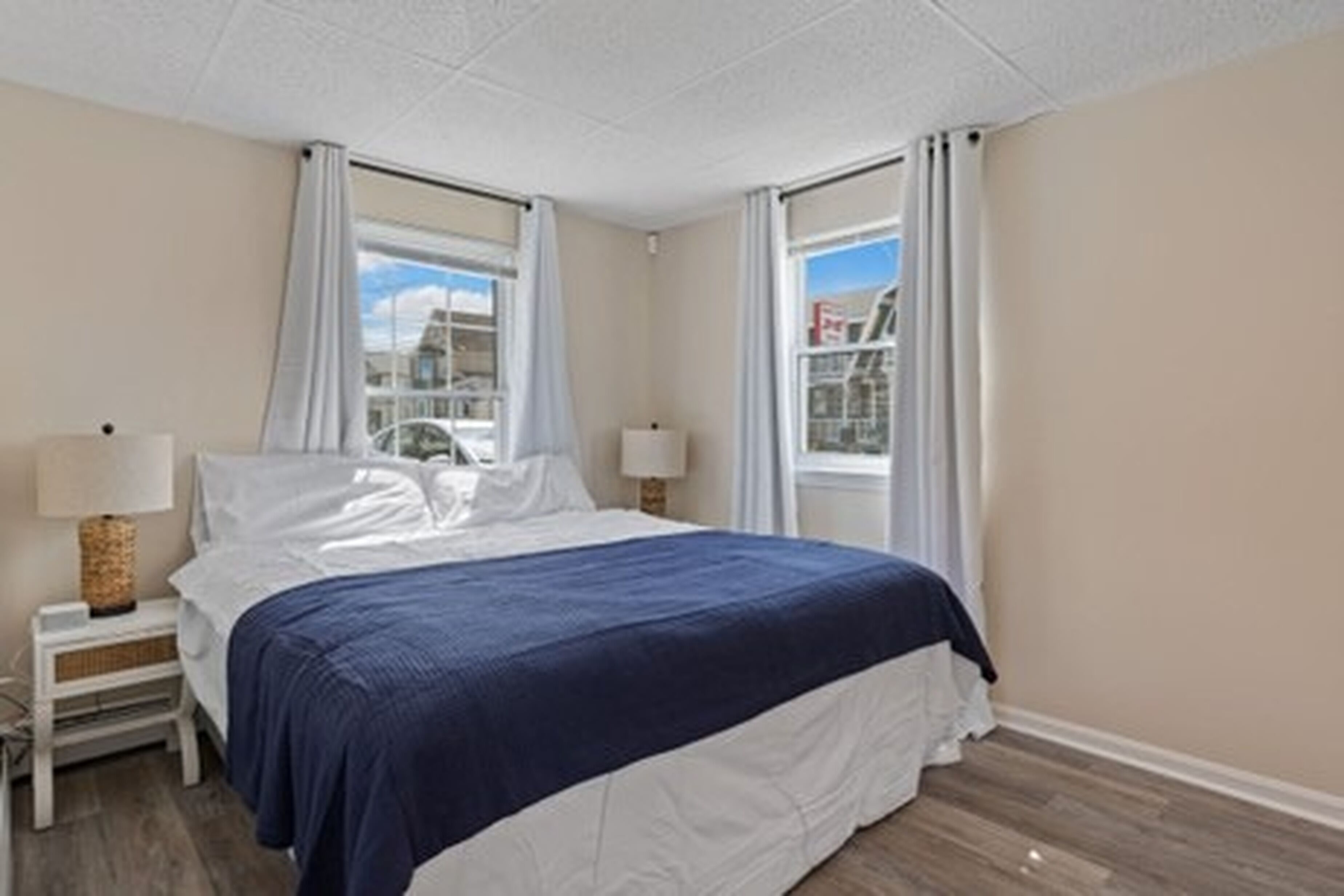 Cozy Beach Escape - Steps From The Sand & Short Walk To The Pier! - Kennebunkport, ME
