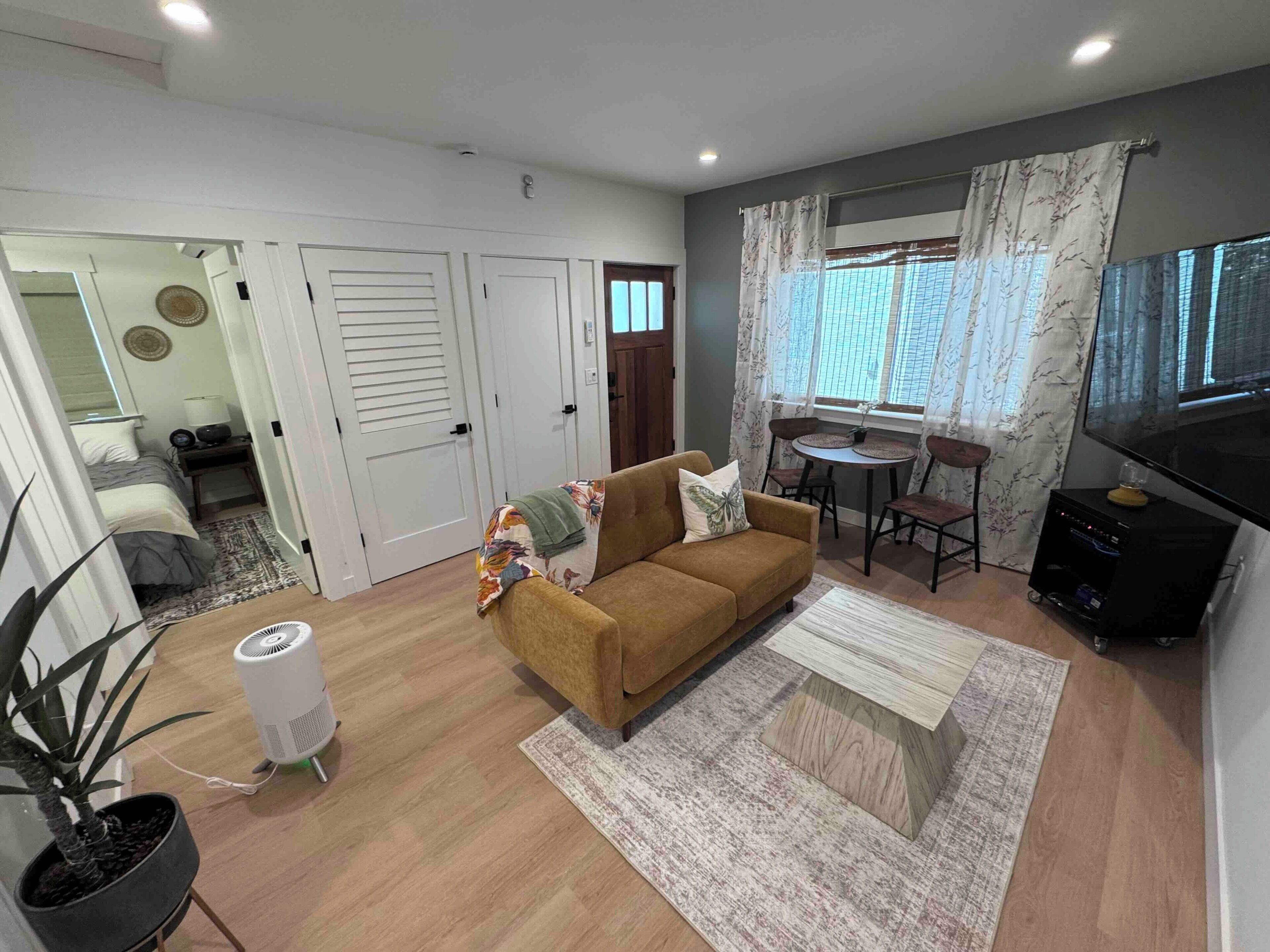 Modern Detached Adu With Garaged Parking In Heart Of San Jose Downtown - San José