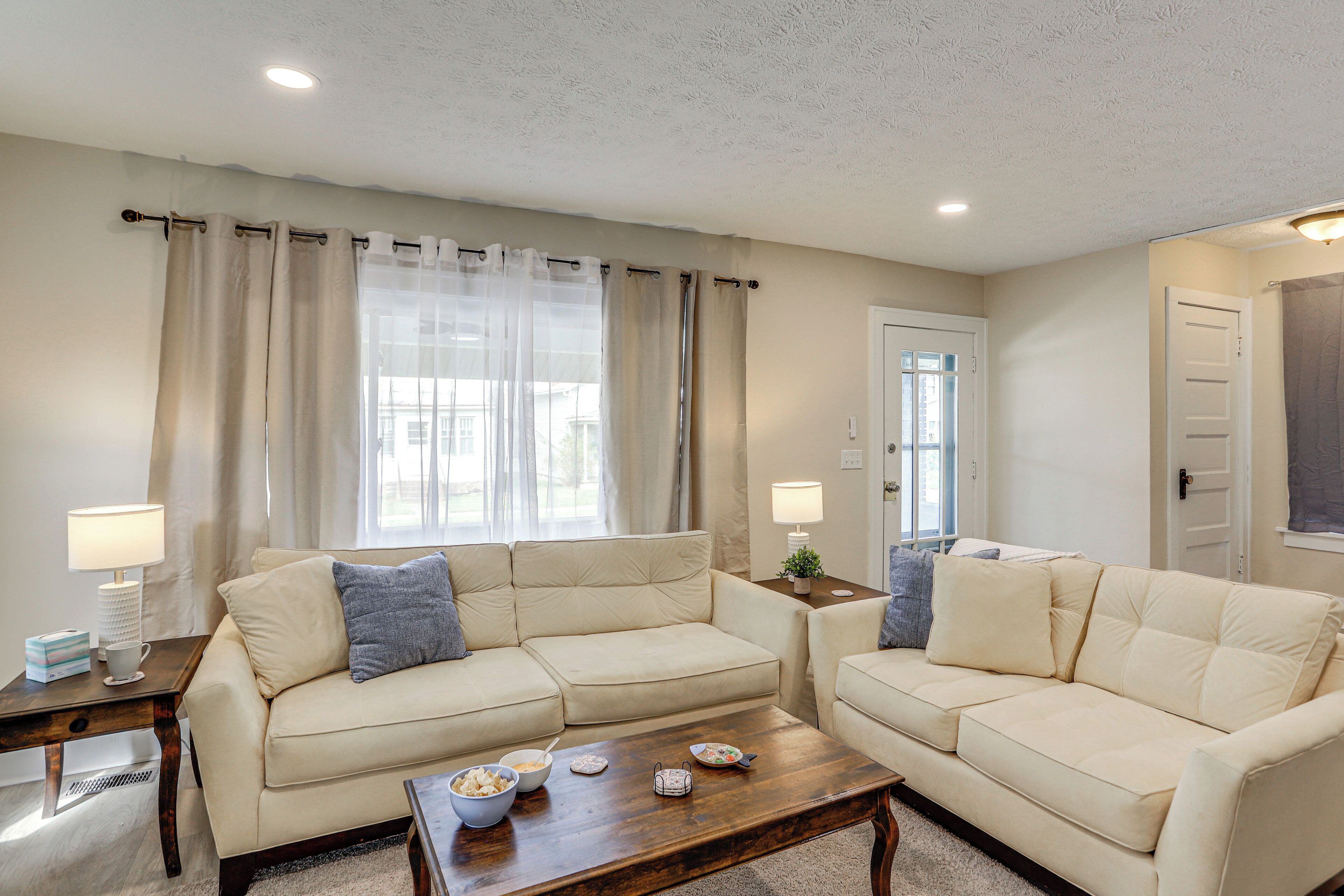 1 Mi To Cedar Point: Family Getaway W/ Porch! - Sandusky, OH