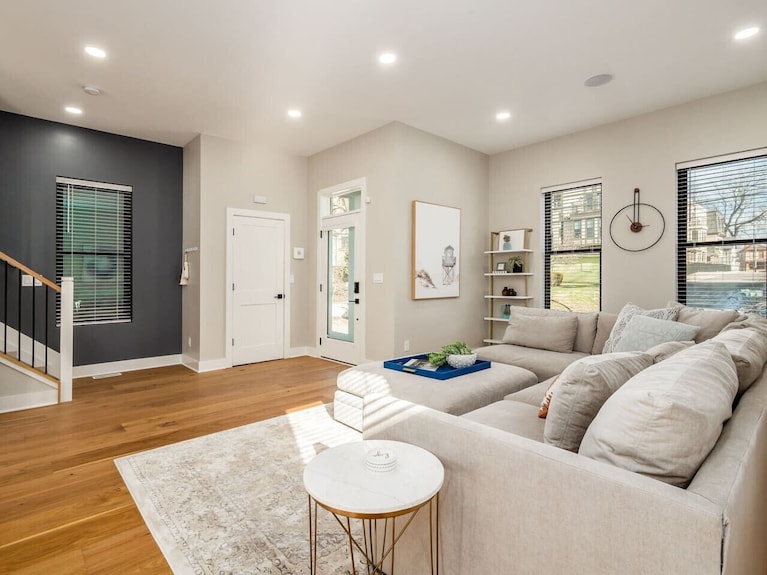 High End New Build, Rooftop Hot Tub, City Views! - Ohio