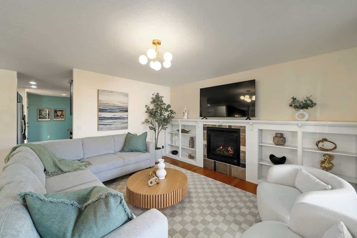 5 Bd/3.5ba -Arcade-wfh Desks-pool/pingpong Table - Montavilla - Portland