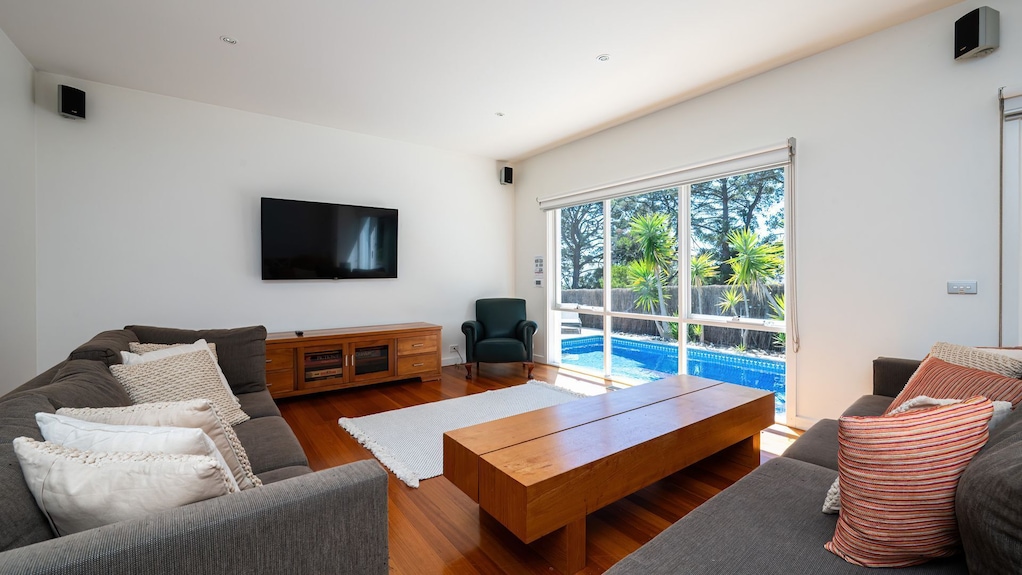 Villa Solare | Pet Friendly Retreat With Pool & Spa - Mornington
