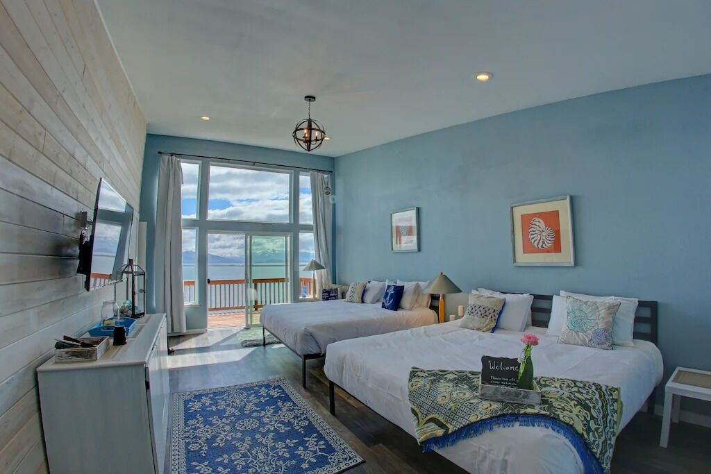 Oceanfront Luxury Penthouse Overlooking Kachemak Bay And The Homer Spit! - Homer, AK