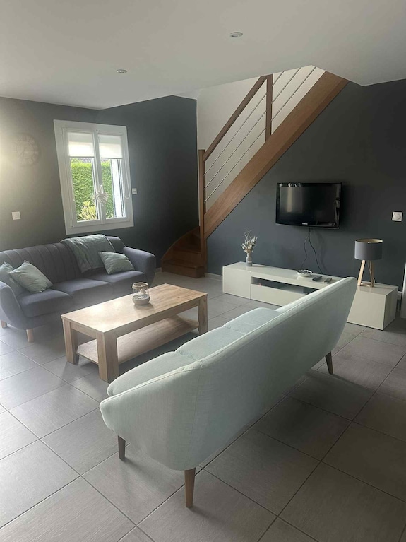 3 Bedroom House 5 Minutes From The Sea - ウー