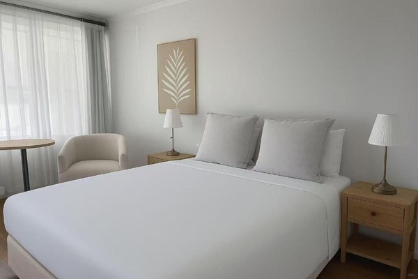 Quarto Duplo Deluxe | Secretária adequada para computadores portáteis, Wi-fi grátis