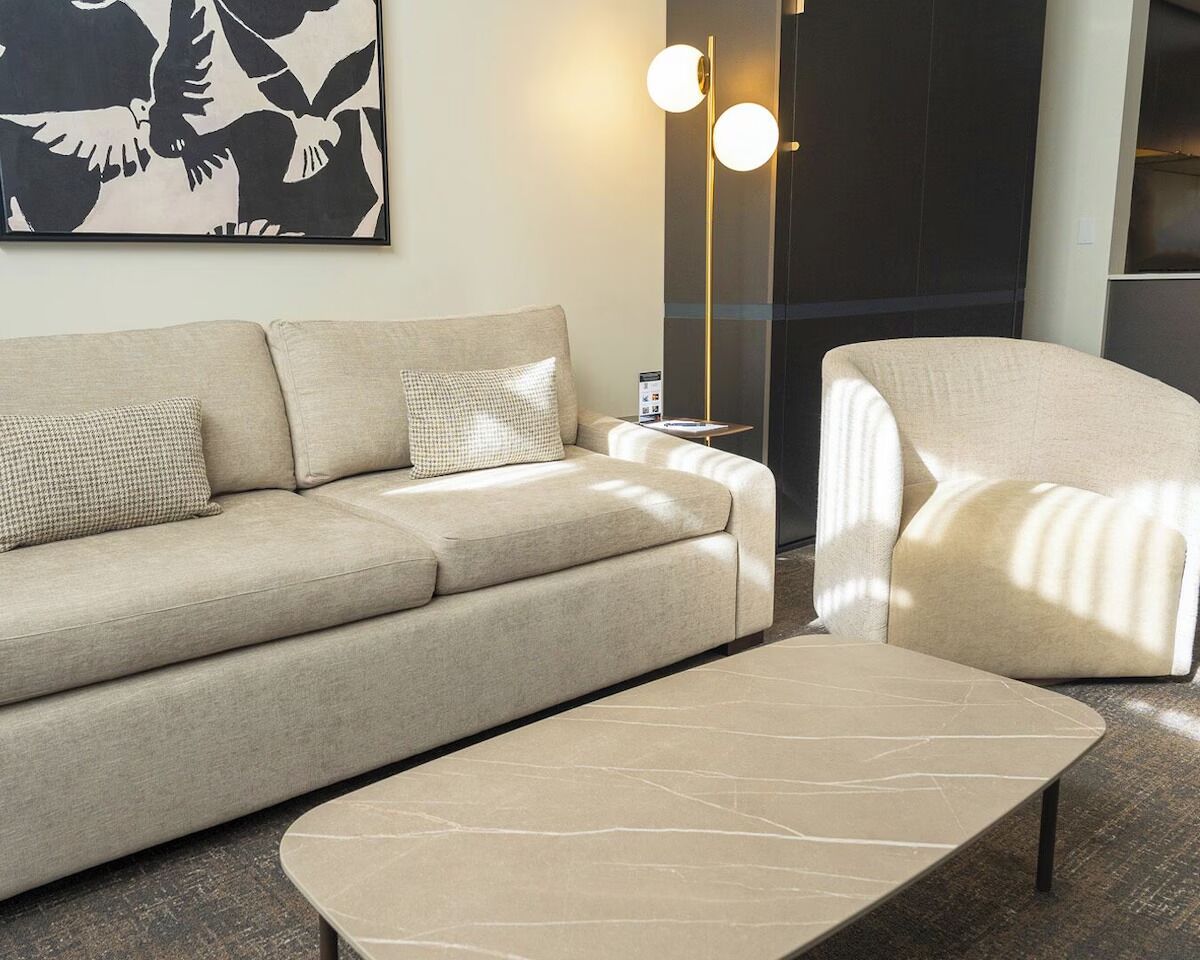 Discover Old Montreals Magic With A Suite Behind Notre-dame - 3 Units! - Longueuil