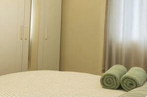 2 quartos, Wi-Fi de cortesia, roupa de cama