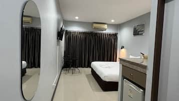 Quarto Duplo Deluxe, varanda, vista para a montanha | Secretária, Wi-fi grátis