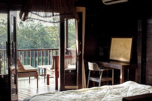 Escrivaninha, espaço de trabalho para notebook, Wi-Fi de cortesia