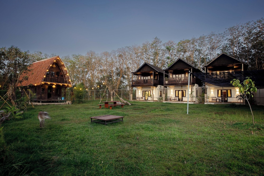 Alpha Wolf Lodge - Bali