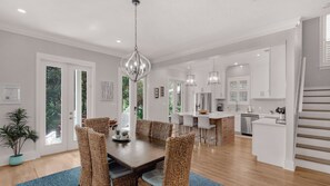 Casa, várias camas, pátio, vista para o jardim (Magnolia Breeze) | Restaurantes