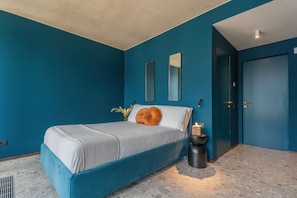 Vila, vista para o lago | Roupas de cama premium, edredons de pluma, ferros/tábuas de passar roupa