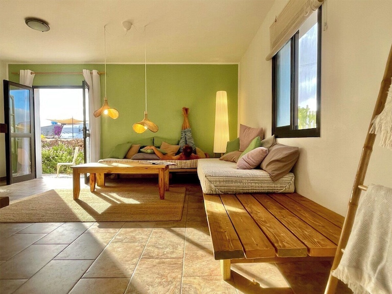 Spacious Apartment In Green Oasis | Casa Cocolores - La Oliva