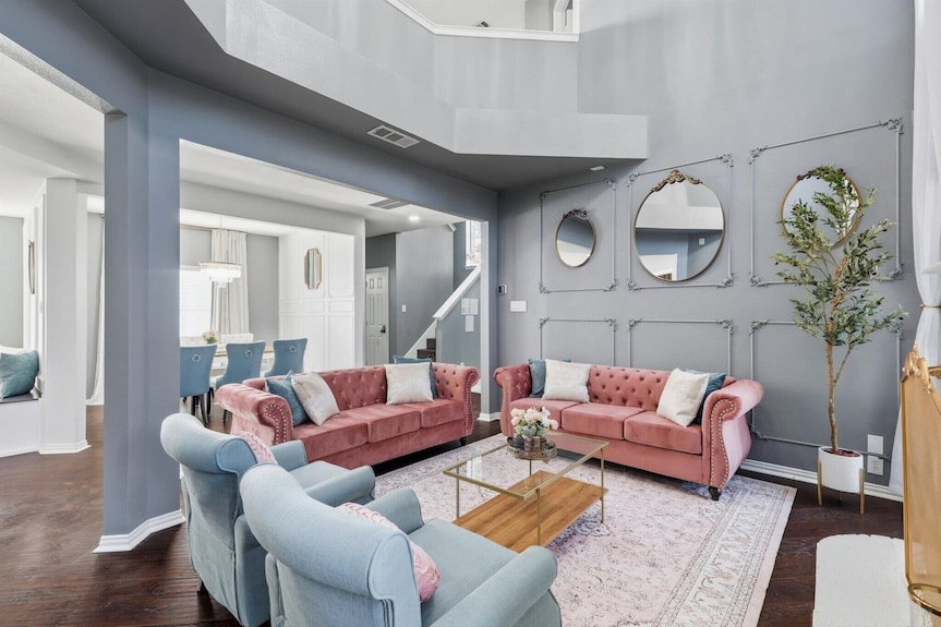 French-style 5-bd W/ Pool, Playground, Cinema - Flower Mound, TX