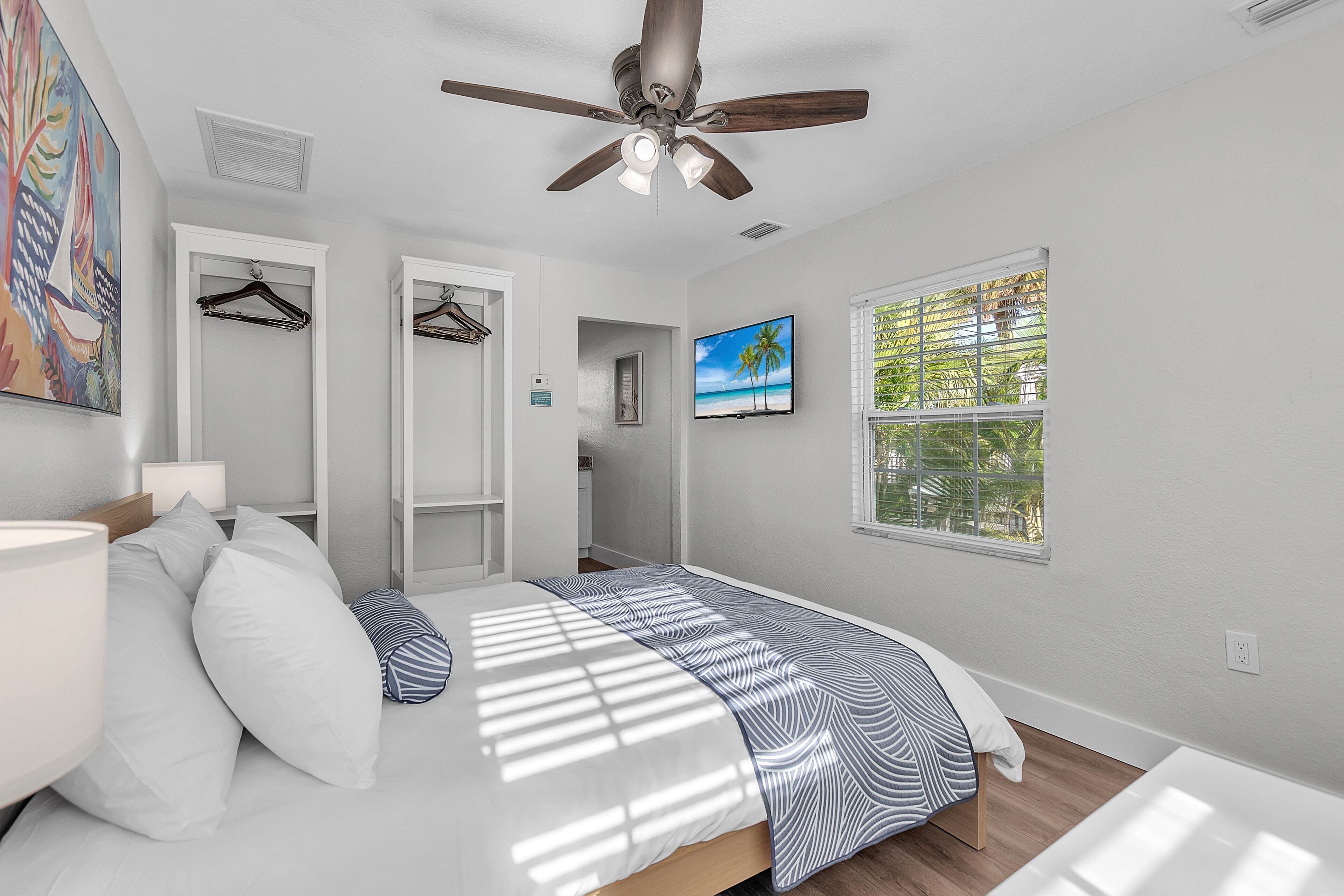 400 Ft To The Beachonsite Heated Poolbungalows #2grillsdogs Welcome! - Treasure Island, FL