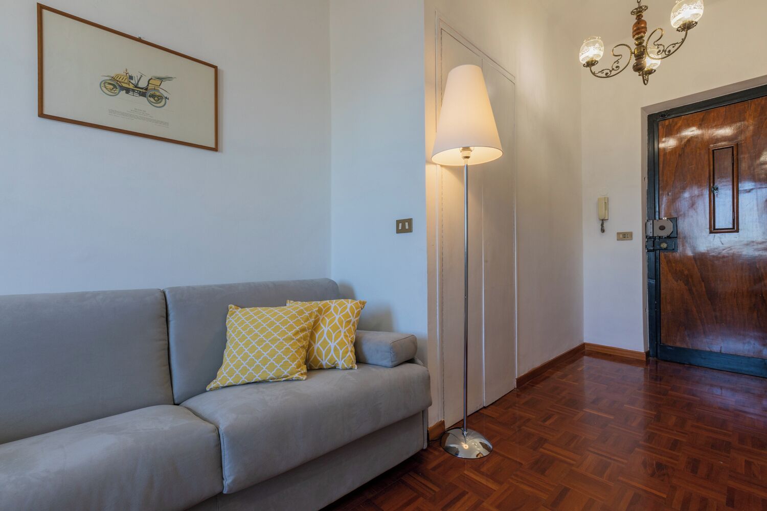 Apartamento, 1 quarto, varanda | Sala de estar | Televisor de 30 polegadas com canais via satélite 