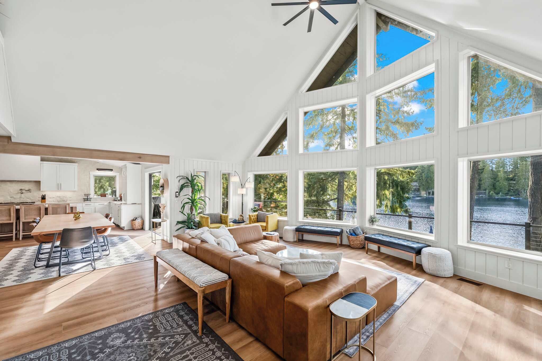 Lakefront Luxury  Hot Tub + Dock Retreat - Twanoh State Park, Union