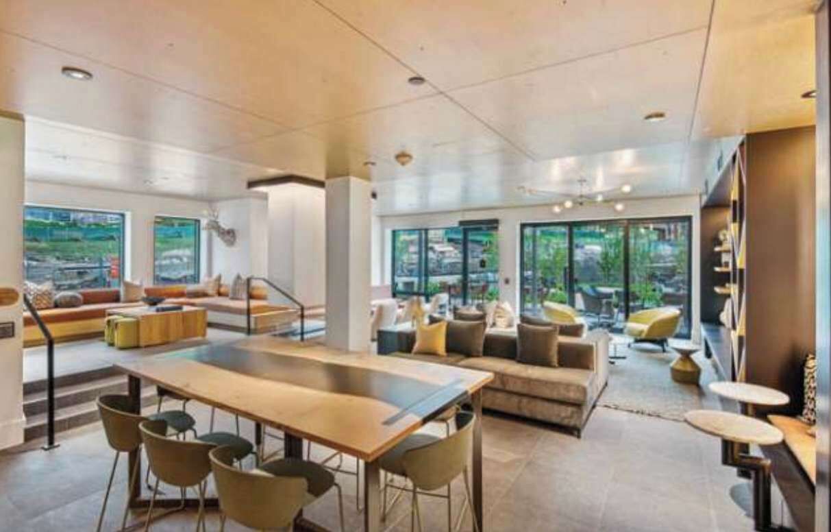 Modern 2 Bedroom 2 Bathroom Ski In&ski Out 07 - Snowmass Village, CO
