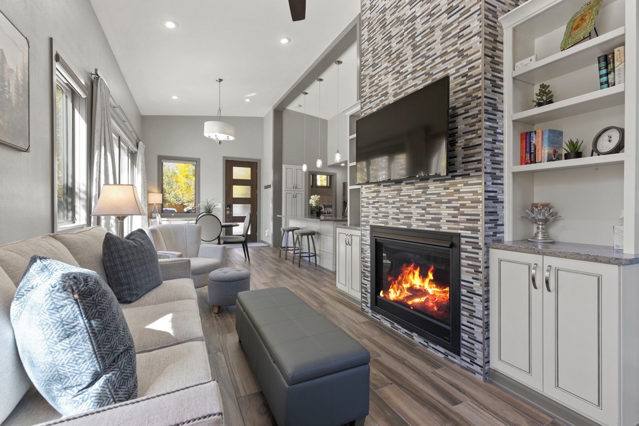 Just Listed Rare 2 Bed 2 Bath Chalet On The Swan River 5 Min To Breckenridge - Dillon, CO