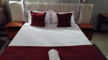 Quarto solteiro luxo | Wi-Fi de cortesia, roupa de cama