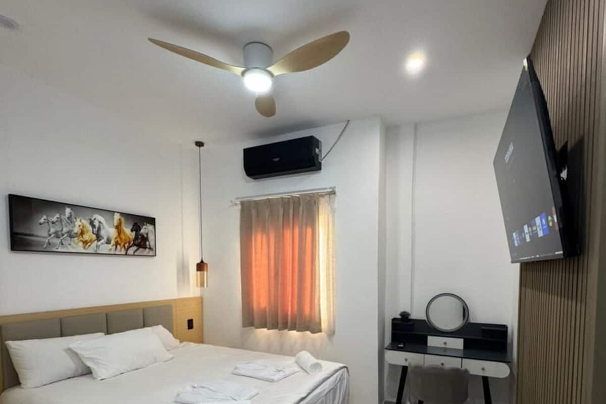 Quarto | Wi-fi grátis, roupa de cama fornecida