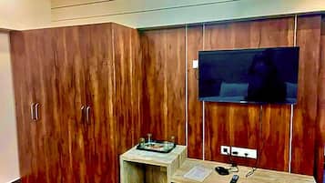 Quarto Twin Familiar, vista para a praia | Secretária, Wi-fi grátis