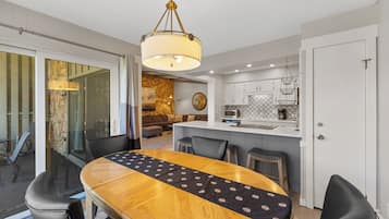 Condo (2 Bedrooms) | Fachada