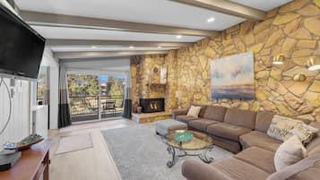 Condo (2 Bedrooms) | Fachada