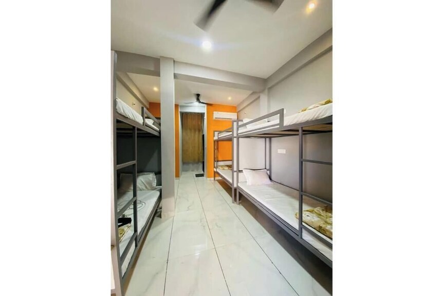 Premium 8 Bed Private Dorm Ac @ Staymore - Maheshwar