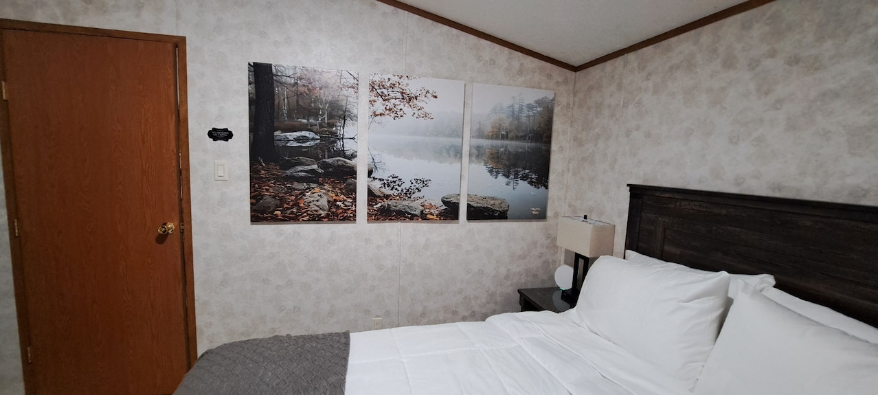 Kat's Get Away By The Lake - Illinois