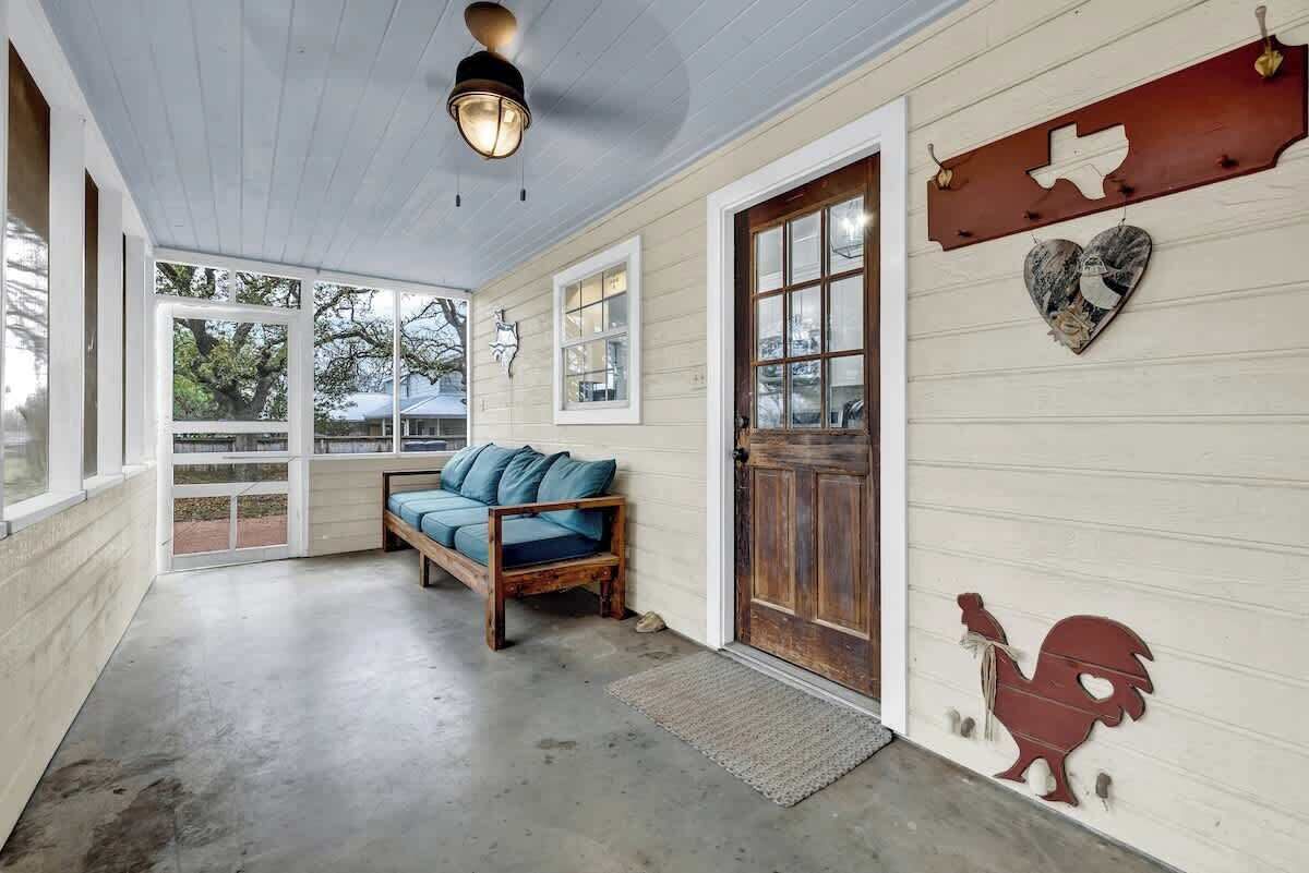 Casa, várias camas, varanda, vista para o jardim (1203 N Adams) | Vista do quarto