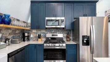 Casa, várias camas, acesso à piscina, vista para a piscina (1605 Lone Man Cmb) | Cozinha privada