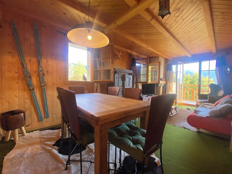 L'appartement Se Trouve Dans Une Petite Résidence De 3 éTages Et Est Idéalement Situé Dans Un Quarti - Canton de Vaud