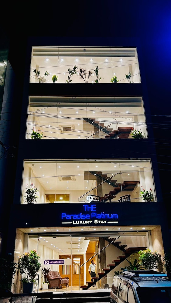 The Paradise Platinum - Kanchipuram