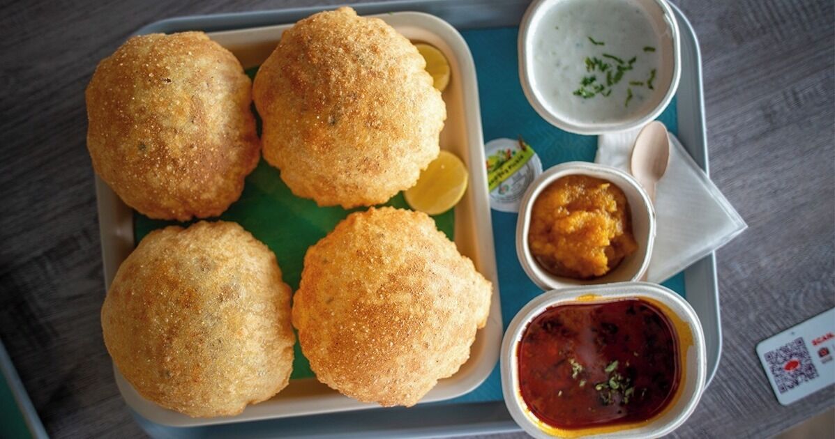 Café da manhã com buffet todos os dias (INR 150 por pessoa) 