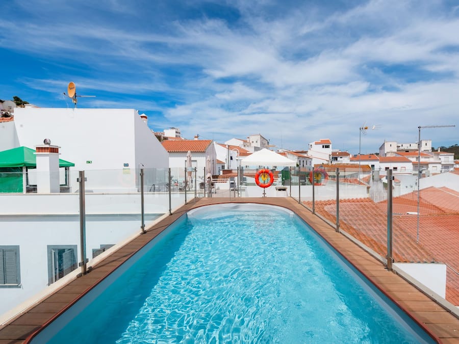 Piscina exterior, da(s) 8:00 à(s) 20:00, guarda-sóis, espreguiçadeiras