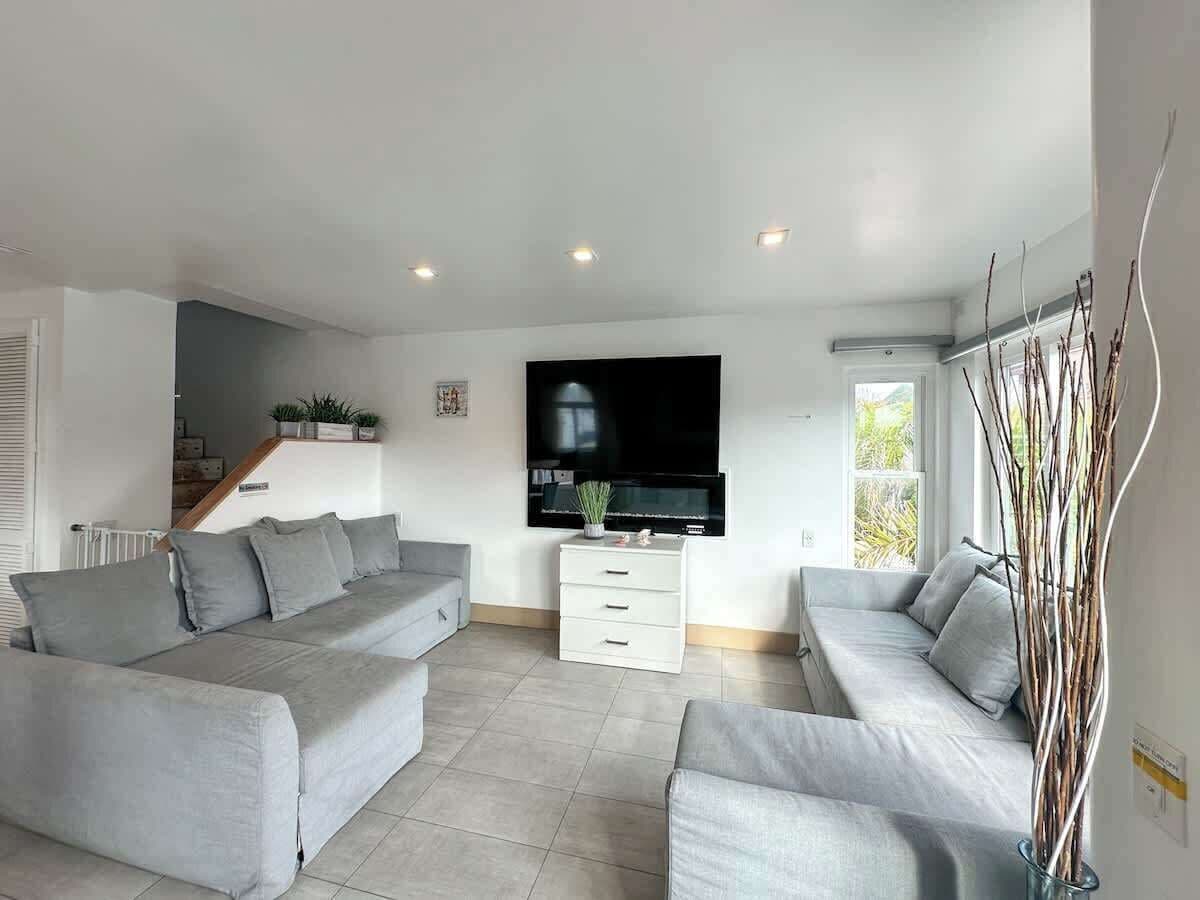 Mission Beach Loft, Garage, Steps 2 Ocean! - Mission Bay, CA