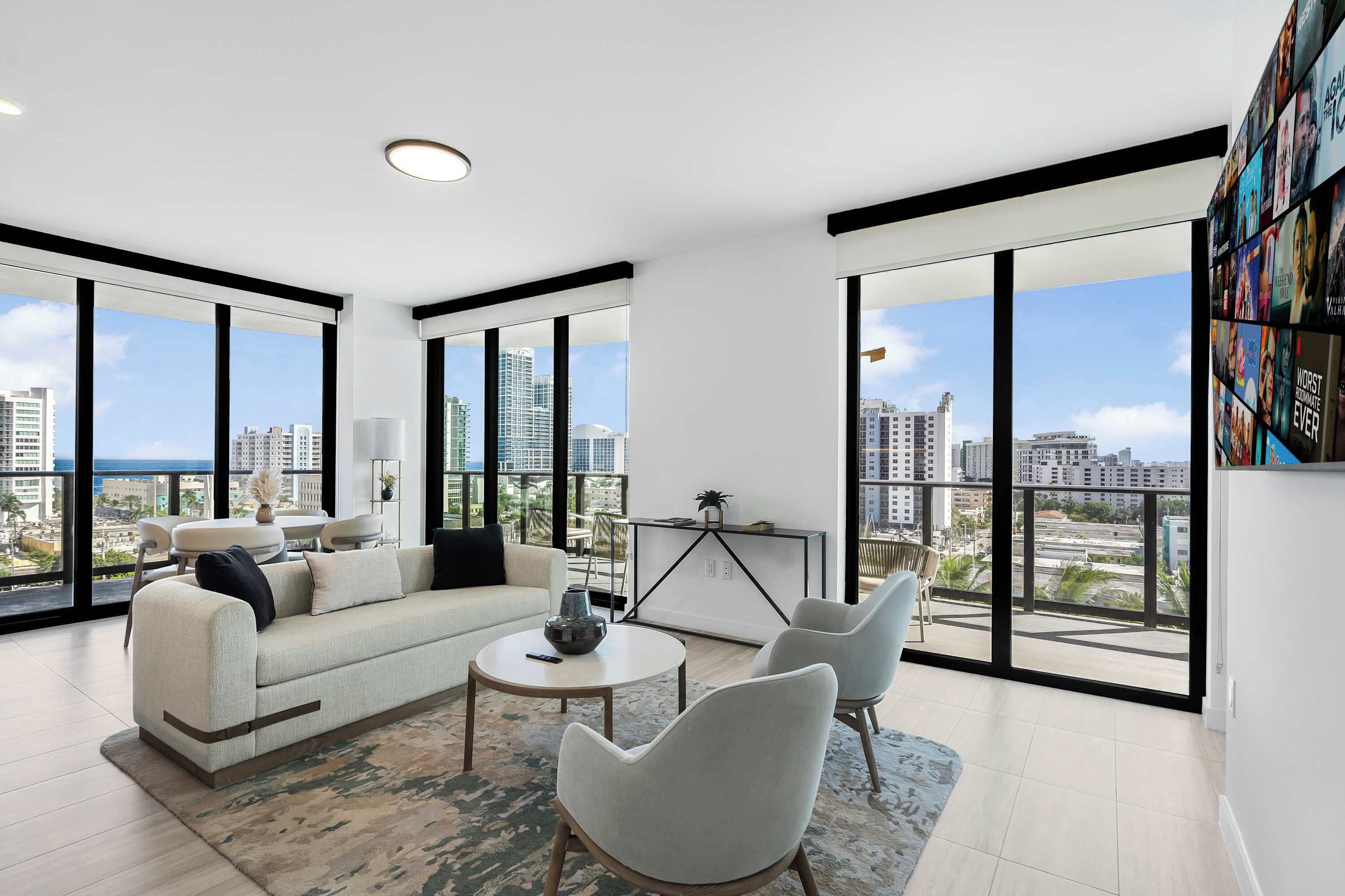 Relaxing Beach Getaway W/pool - Miami Beach, FL