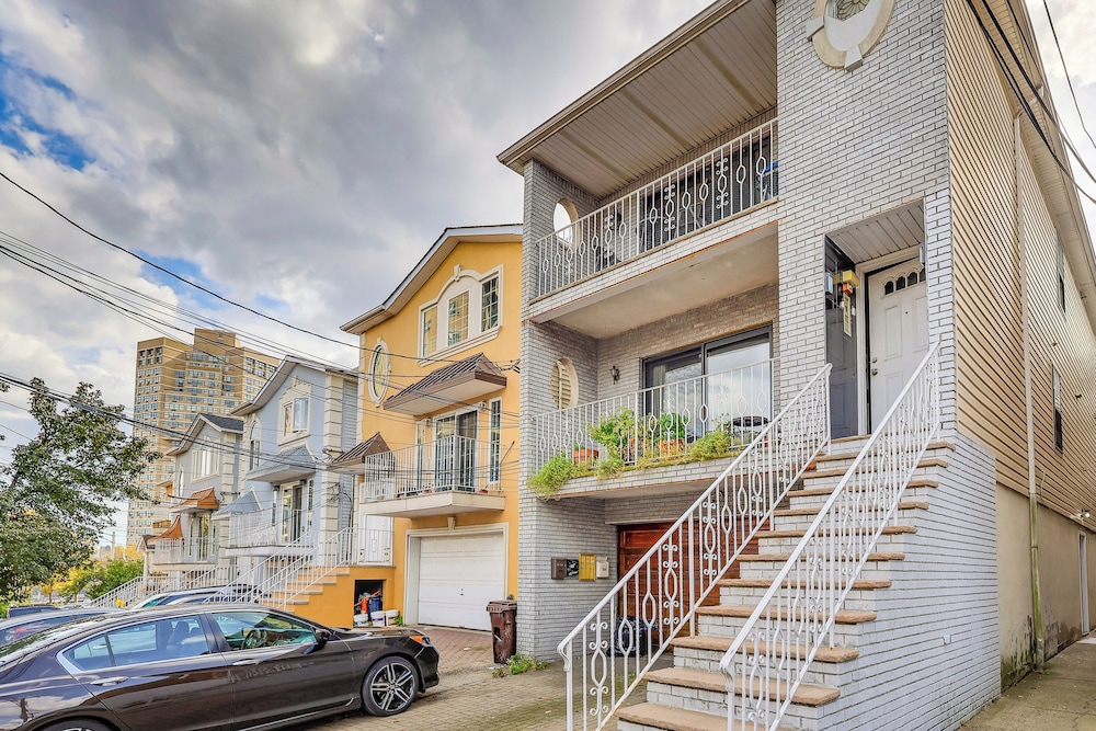 Easy Nyc Commute: Guttenberg Getaway Near Parks - Edgewater, NJ